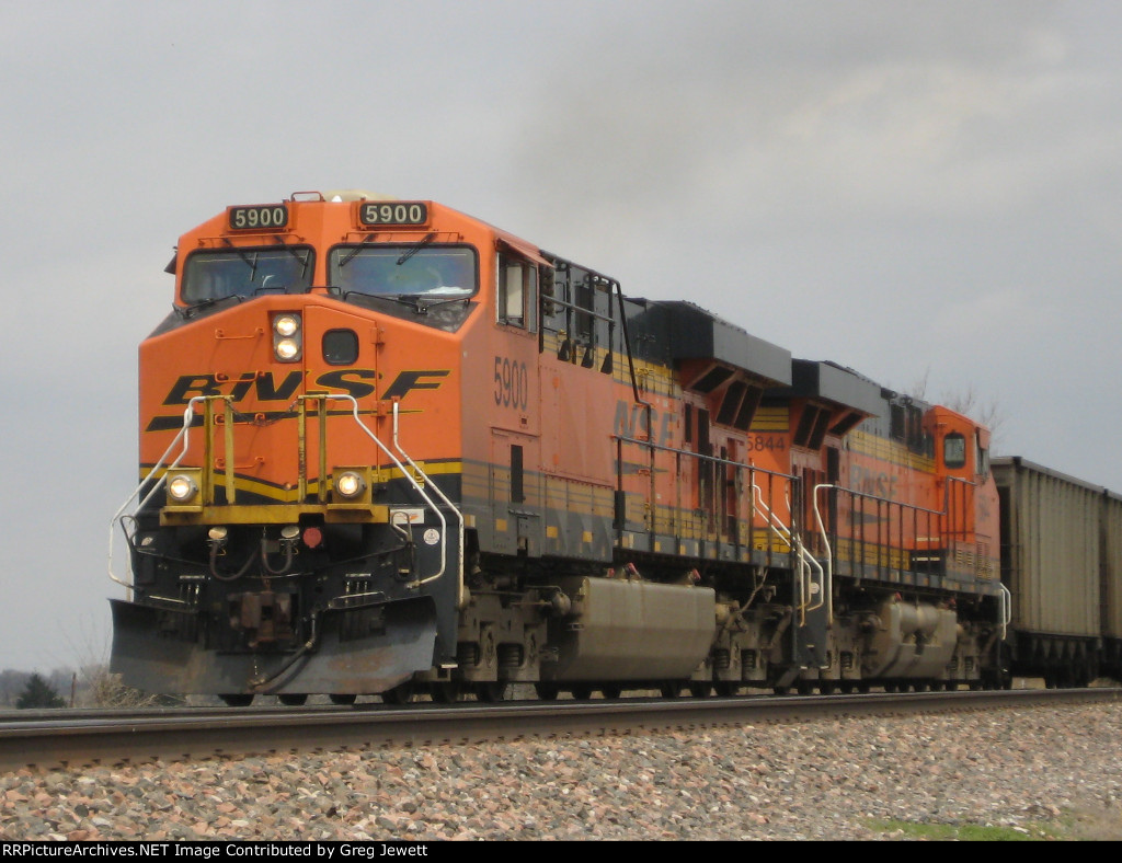 BNSF 5900